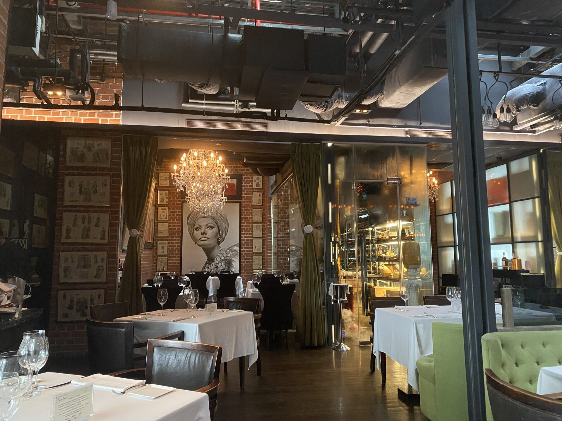 豪華な空間でイタリアン ランチ OSO Ristorante（オッソ リストランテ） | 現地採用30代女ナナコのシンガポールブログ